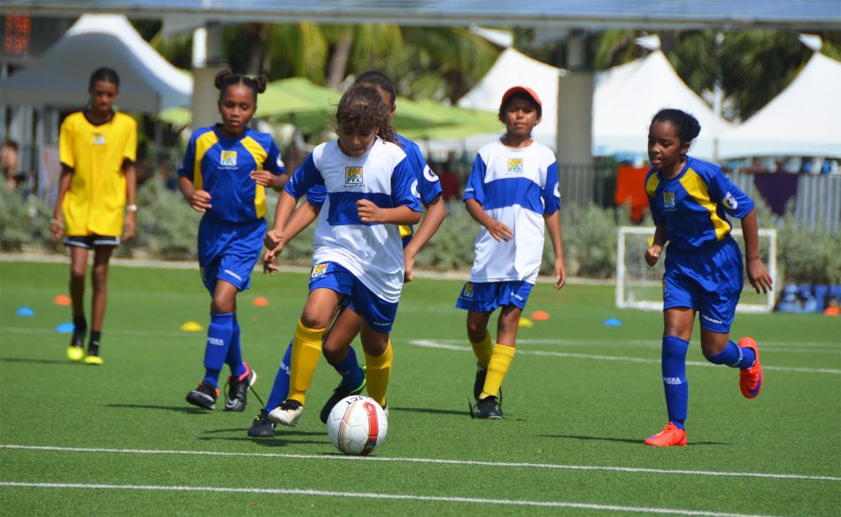 Cayman Islands: CIS girls ‘slip’ past Savannah Primary - IEyeNews