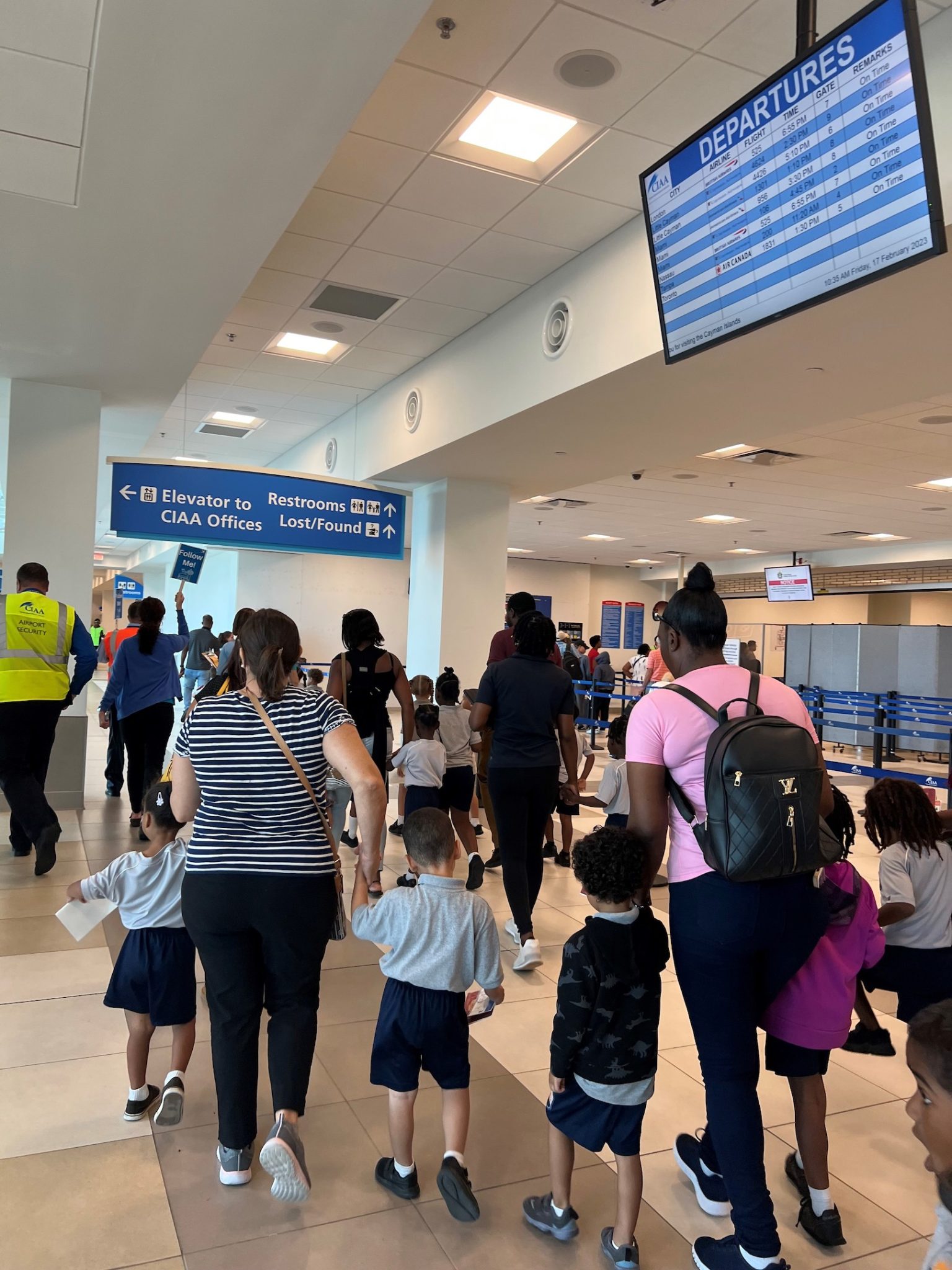 Primary school students tour Airport Terminal - IEyeNews
